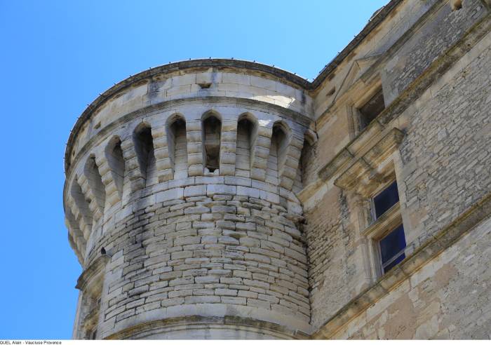 Le Château de Gordes - Visits, Monuments, Museums in Provence